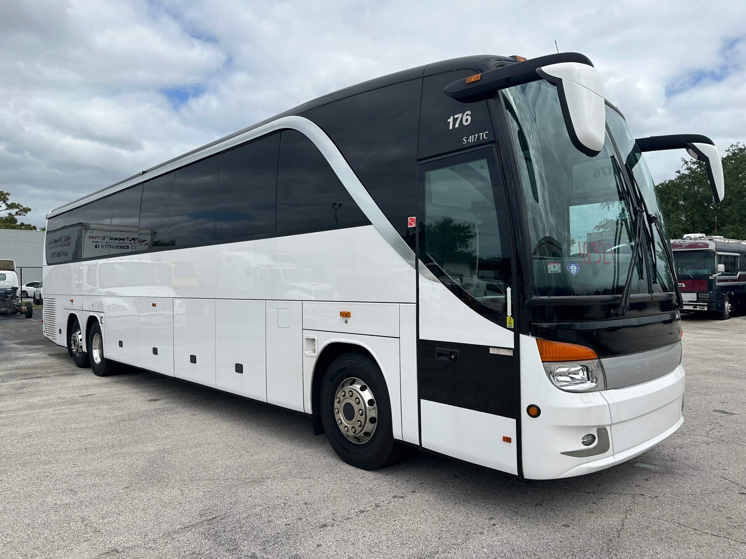 Pre Owned Models – Daimler Coaches North America